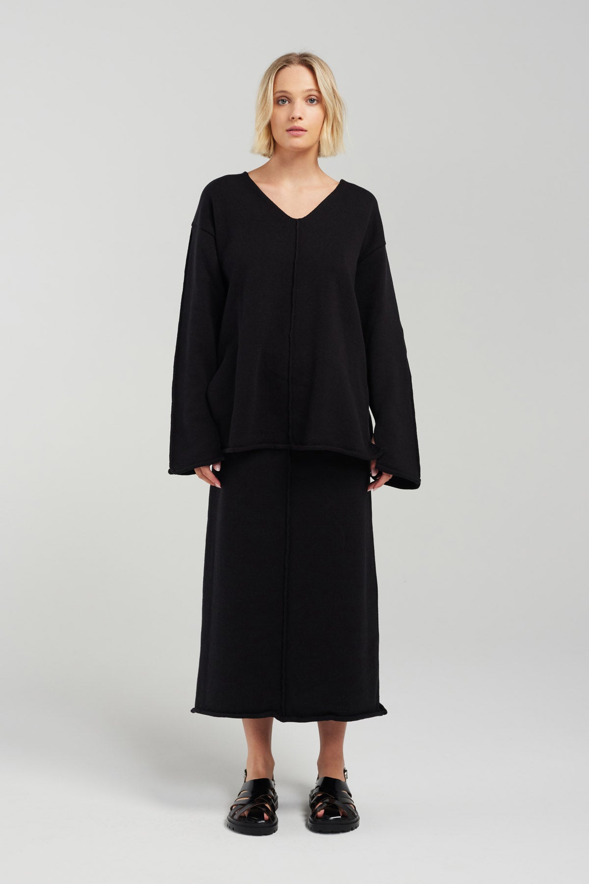 JUNO SWEATER | BLACK – NYNE